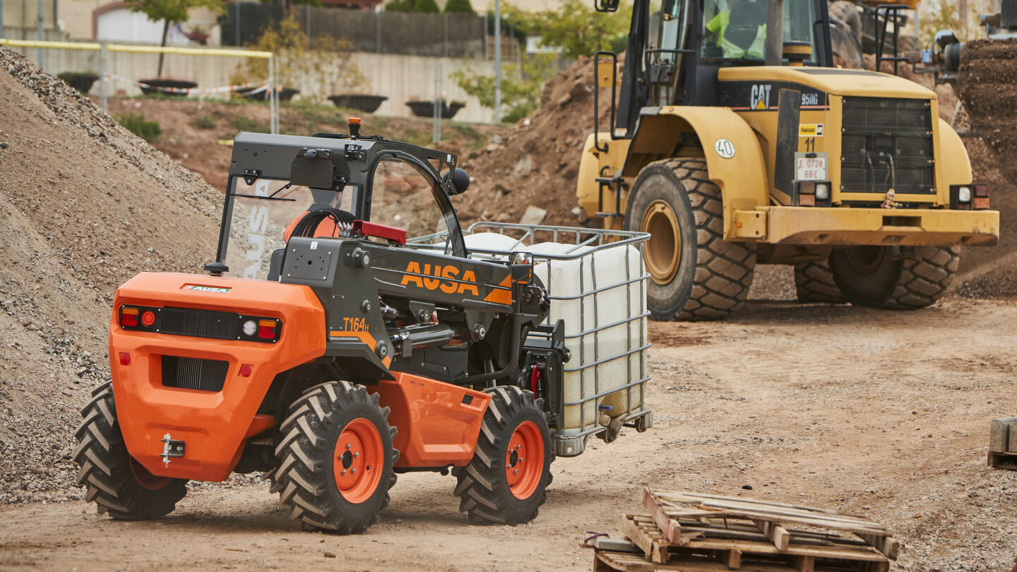 Telehandlers - Meet our products | AUSA Official Website