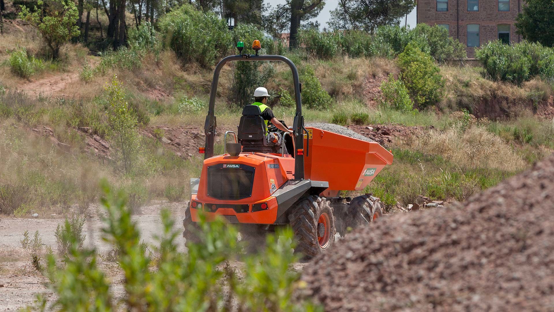 Articulated compact Dumper D601AHG | AUSA Official Website