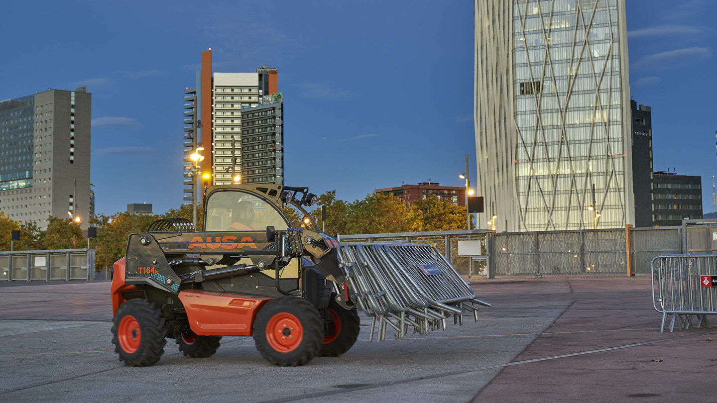 Gama de dumpers y telescópicos eléctricos | AUSA Web Oficial