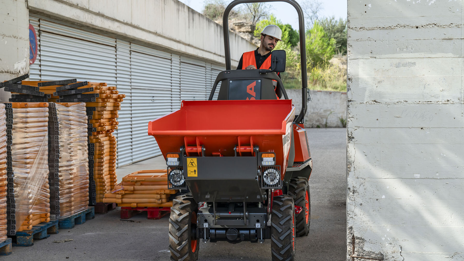 AUSA D101AEA Compact electric dumper | AUSA Official Website