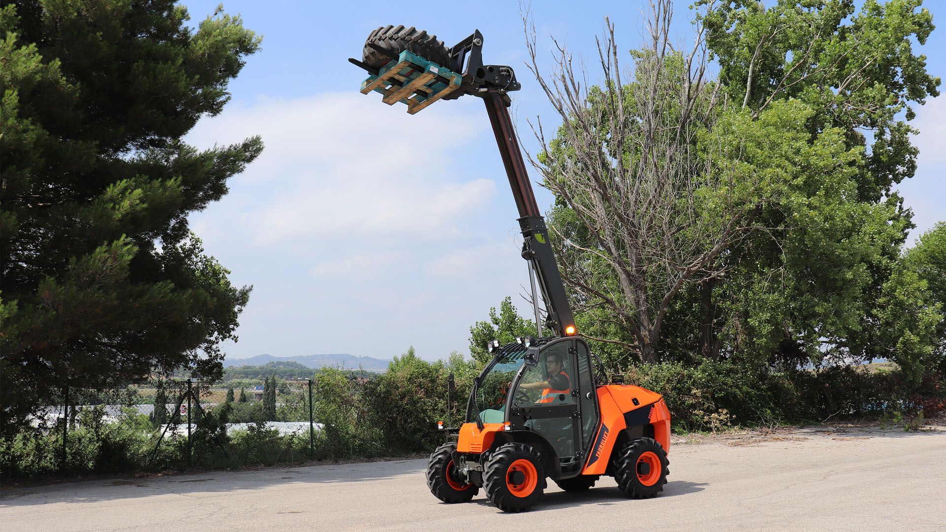 T235H Telescopic Handler | AUSA Official Website