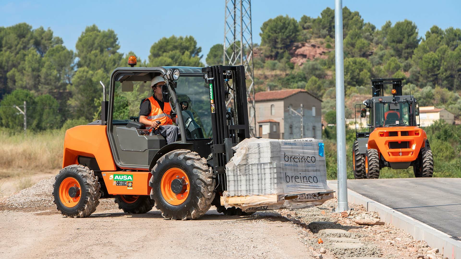 Carretilla todoterreno AUSA C251H | AUSA Web Oficial