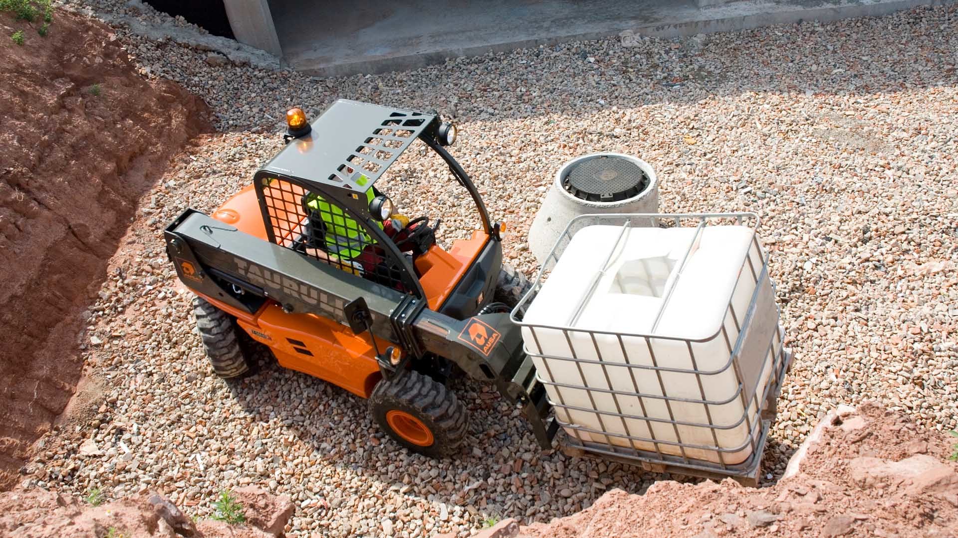 Ultra-compact telehandler T144H | AUSA Official Website